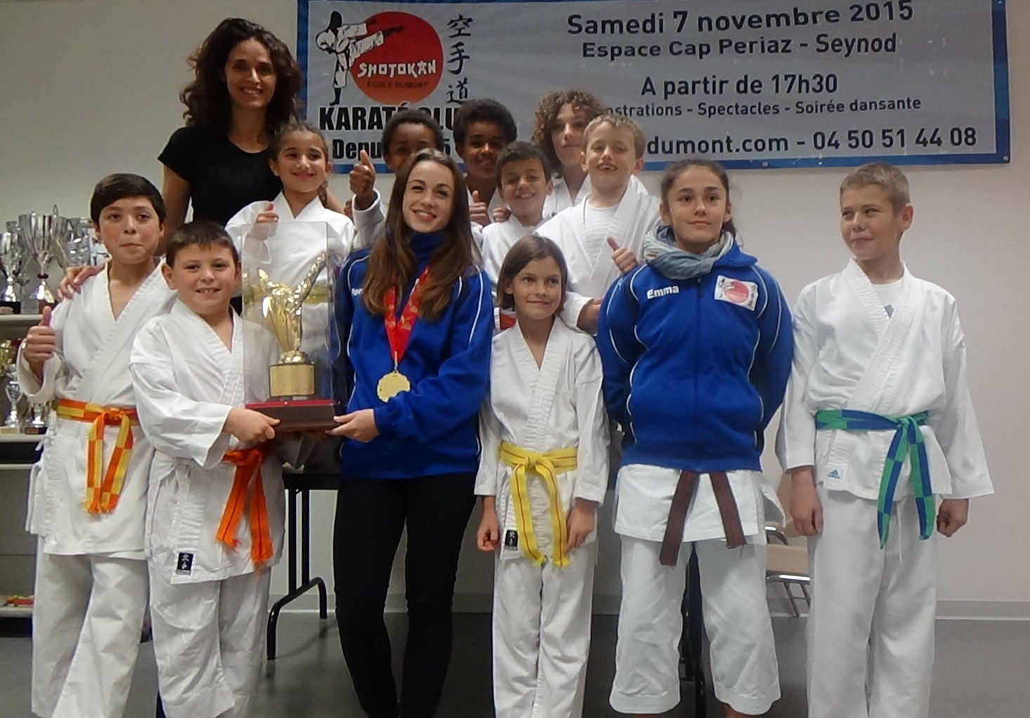 Perrine MORTREUX Championne du monde junior par équipe katas – SHOTOKAN ...